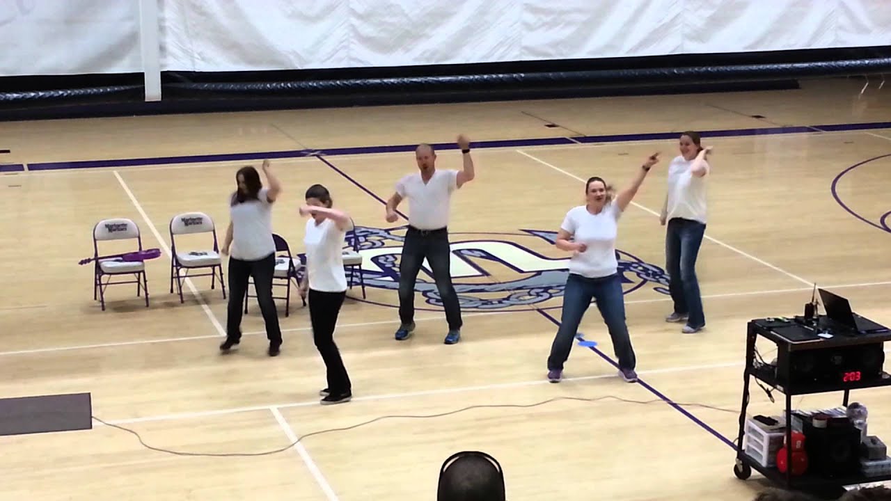 Marinette Middle School Lip Sync Battle-Group - YouTube