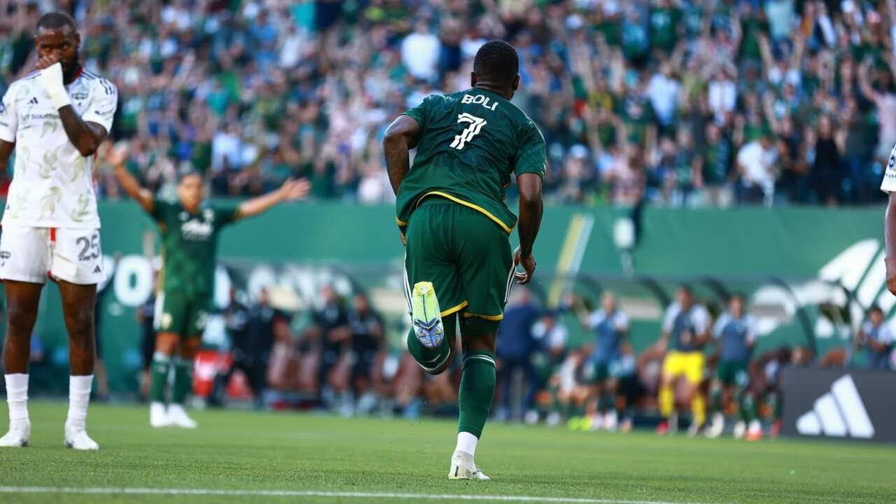 GOAL | Franck Boli heads home perfect pass from Evander against Dallas ...