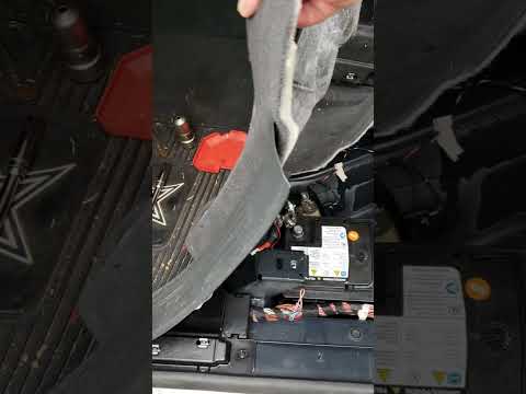 2020 GLE350 Battery Replacement - YouTube