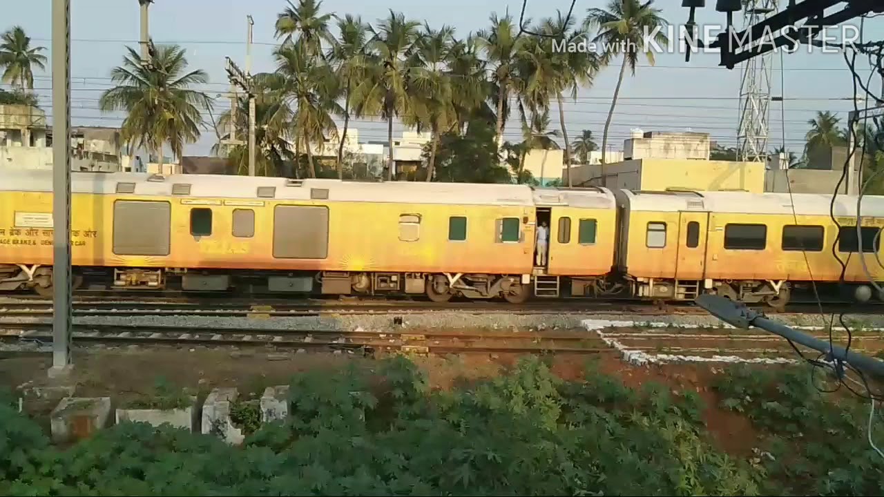 Tejas express (22671-22672) through Srirangam - YouTube