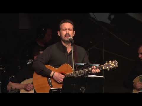 Κώστας Μακεδόνας - Μη μου θυμώνεις μάτια μου - YouTube