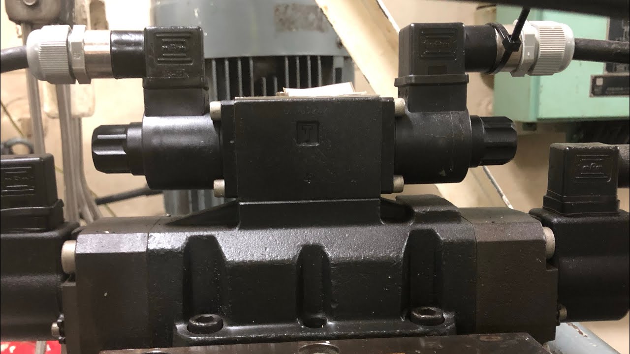 Directional Control Valve Proximity Switch Test - YouTube