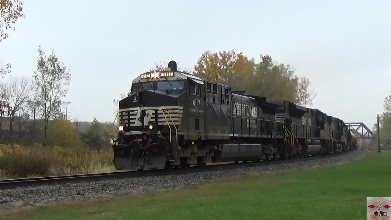Leslie RS3L on Norfolk Southern AC44C6M - YouTube