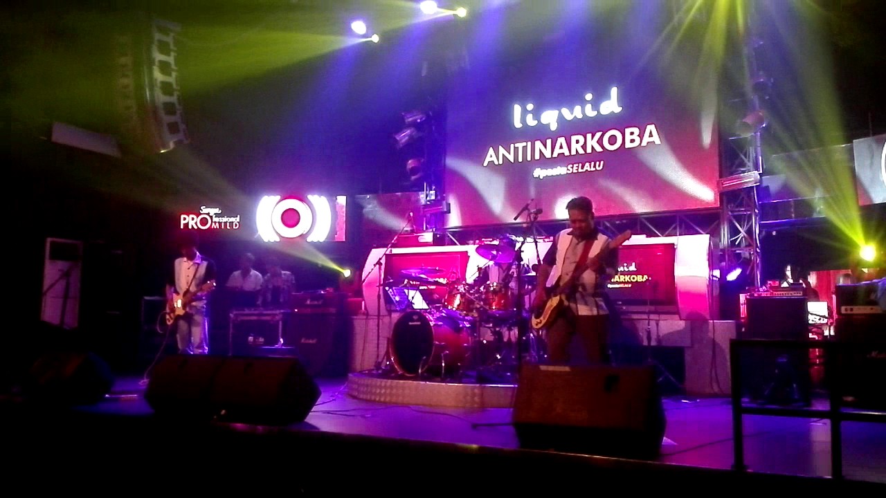 The Poppies - Runaway Live at Liquid Jogja 11/20/16 - YouTube