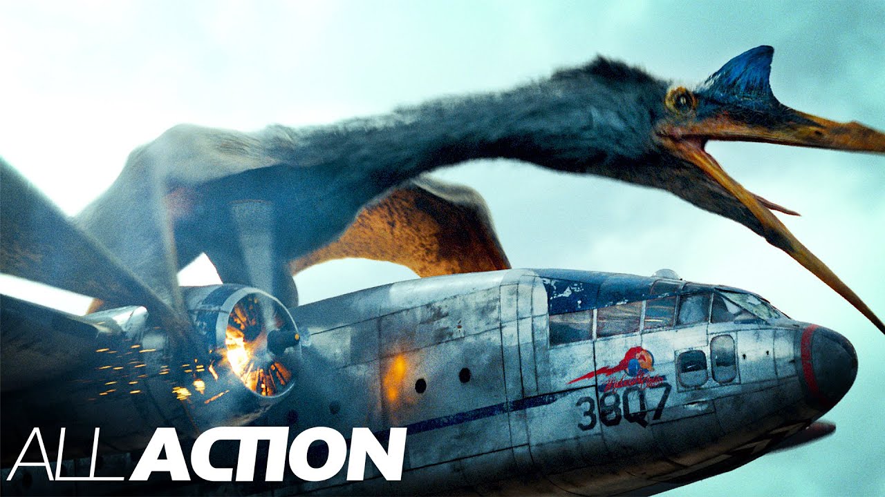 Quetzalcoatlus Attacks Owen Grady's Plane | Jurassic World: Dominion ...