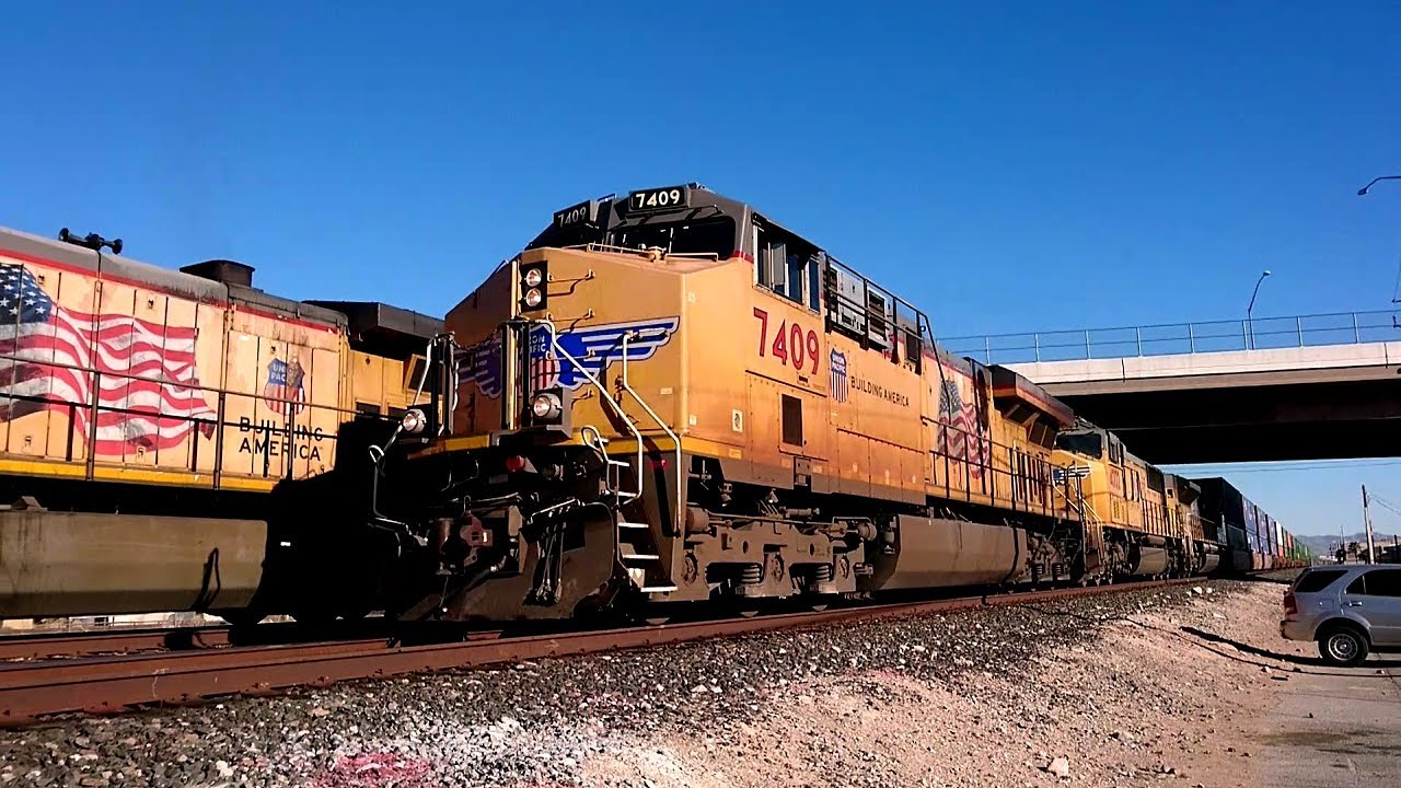 Union Pacific #7409 High Speed Double Stack Train passing through Las ...