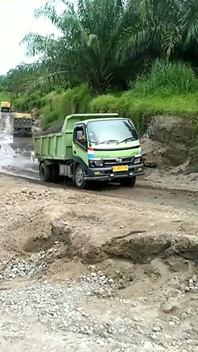 #shots dump truck hina di tanjakan - YouTube