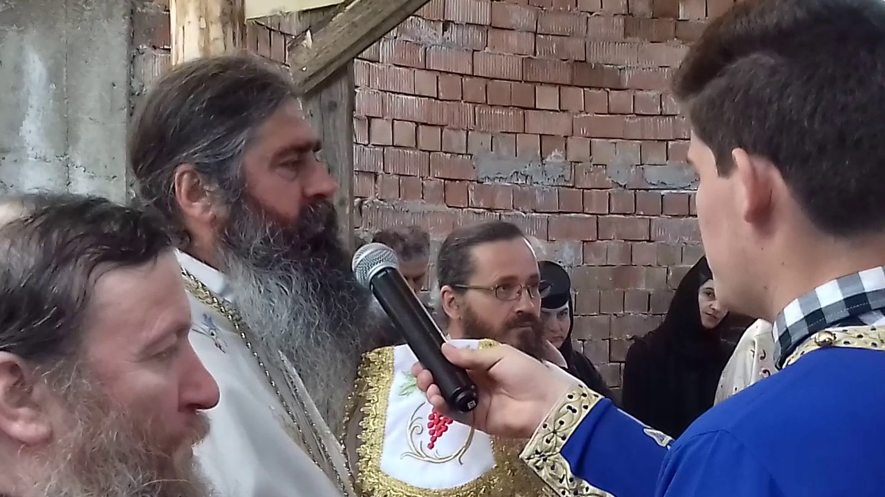 Ieșirea cu Sf Daruri. Manastirea Sf Gheorghe - YouTube