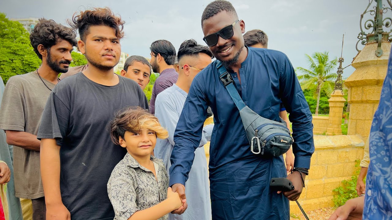 meet with foreigner vloger😇 - YouTube