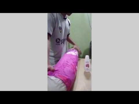 SPORT MASSAGE posisi tengkurap pada bagian paha