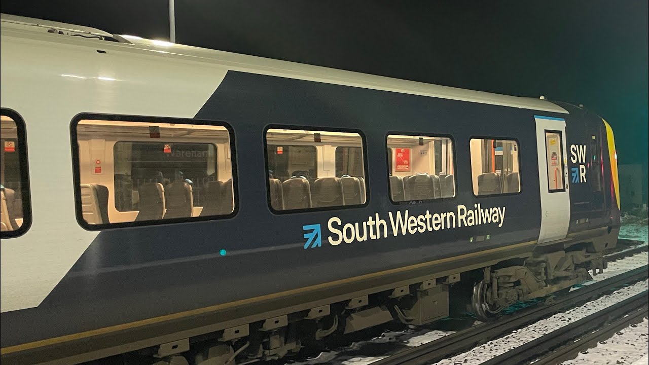 Rare: 10 Car Class 444’s at Wareham - 22:38 For Weymouth | 11/12/22 ...