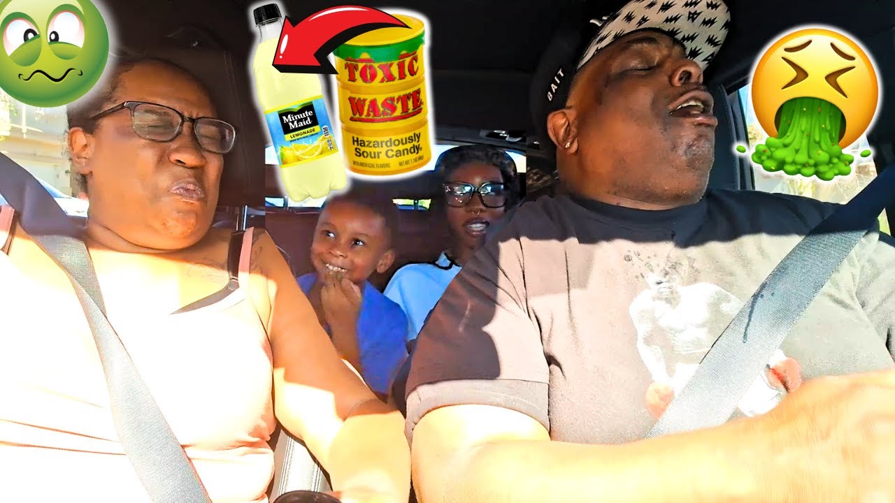 PUTTING A WHOLE BAG OF EXTREME SOUR CANDY 🥴 IN MY PARENTS LEMONADE ...