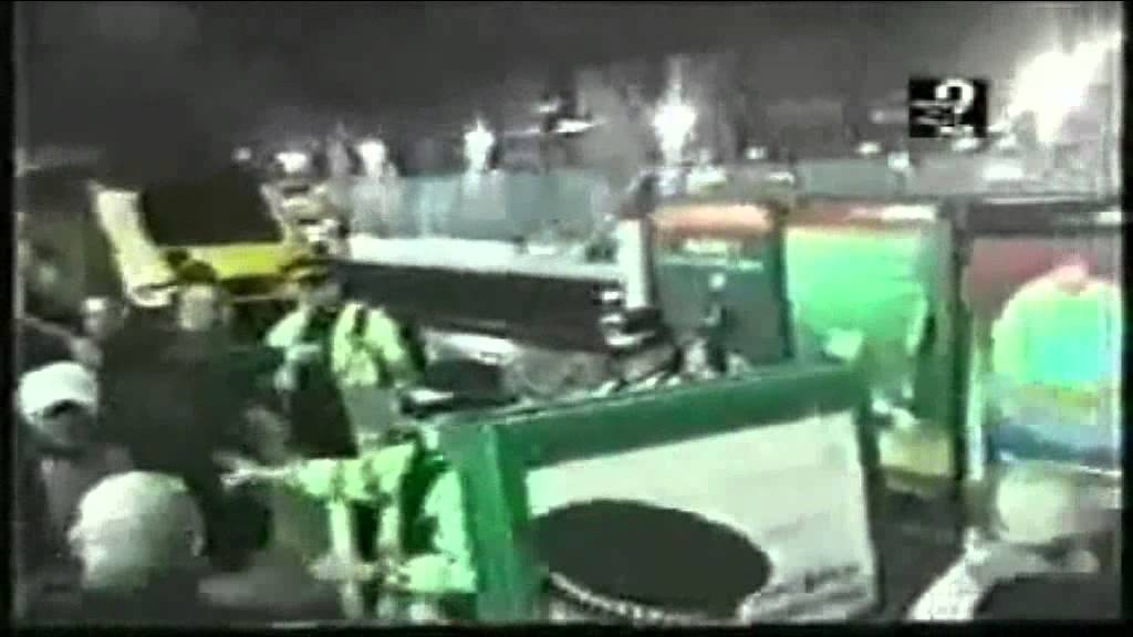 Football Hooligans QPR Fight Oldham - YouTube