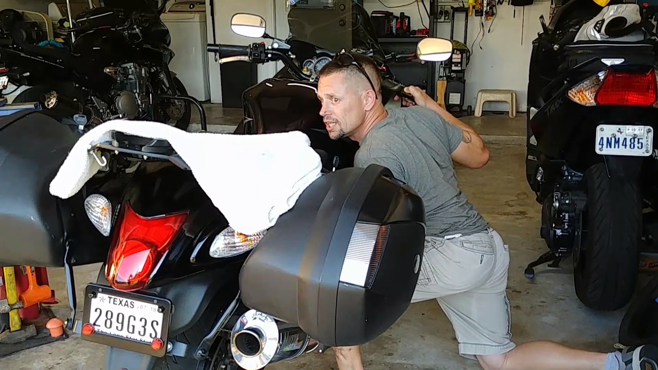 How to check oil lvl on Hayabusa - YouTube