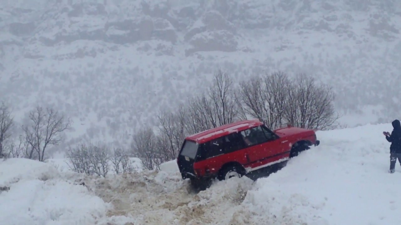 Range rover classic in snow - YouTube