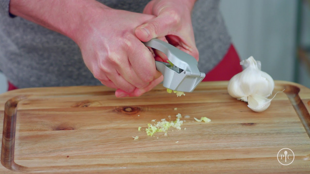 Pampered Chef Garlic Press - YouTube