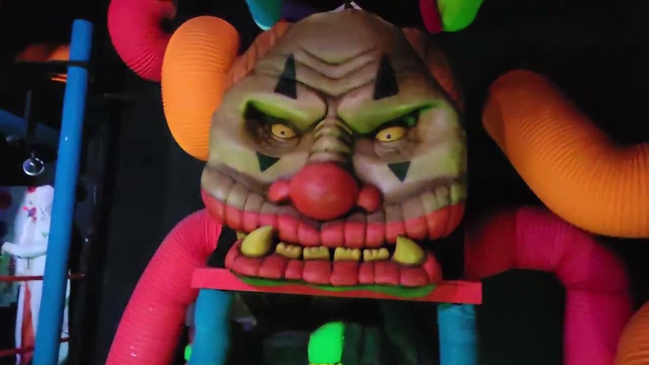 Wacky Factory Dark Ride at Lake Winnie - Full Ride - HD 4k - YouTube