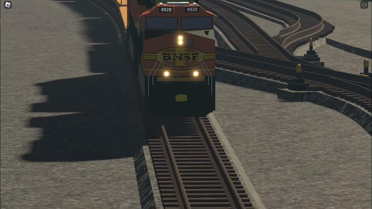 Roblox Southline District / BNSF 4928 leads Empty flatcar train - YouTube
