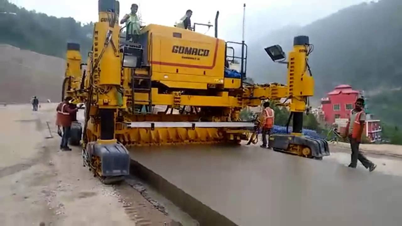 GOMACO four-track Commander III paver with Leica 3D, Chenani-Nashri ...