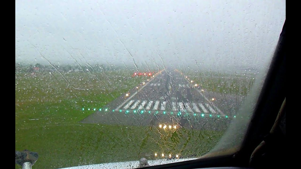 Rainy Landing in Gdansk - 737 Cockpit View [FullHD] - YouTube