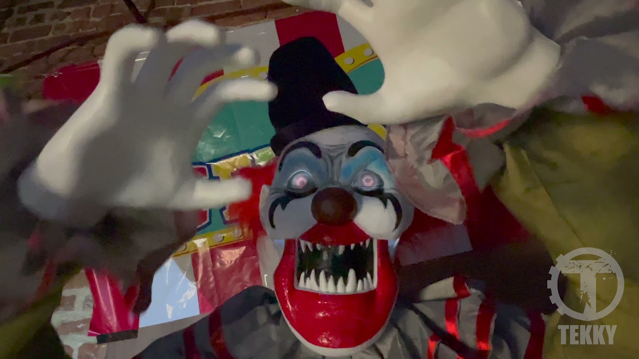 Tekky's Startling Arms Clown™ (a.k.a. "Giggles" The Clown™) demo - YouTube