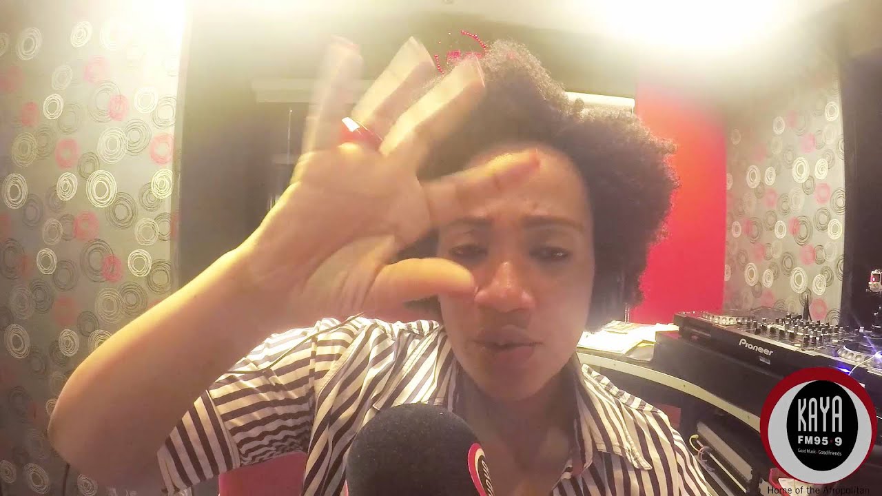 Mzukiseni Mzazi and his identical twin wives on Home with Mapaseka ...