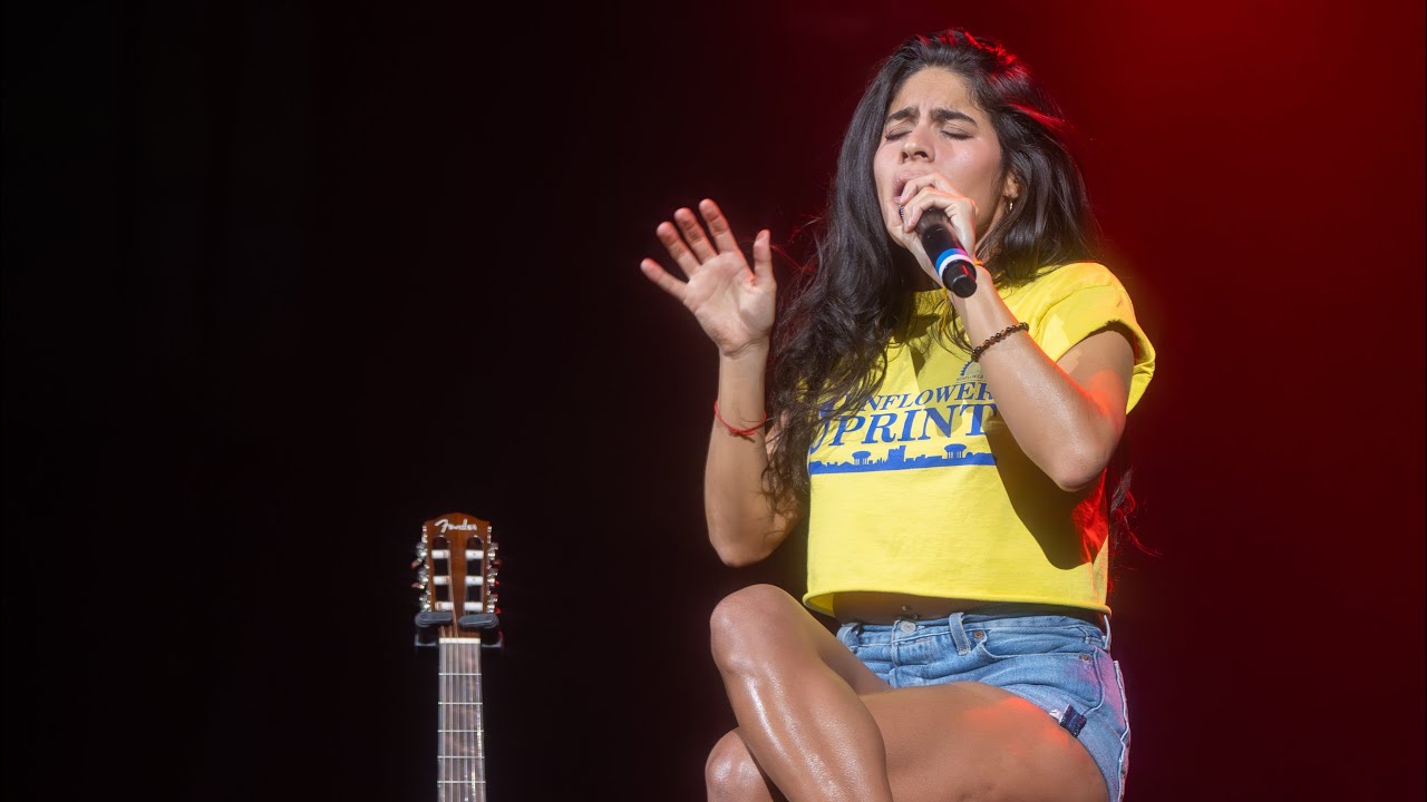 Jessie Reyez FIGURES Live - YouTube