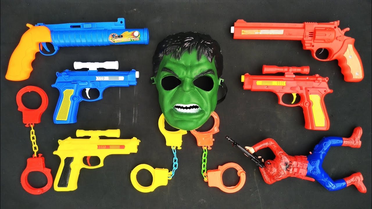 Pickup guns, handcuffs, revolver, mask, hulk, spider-man, softgun ...