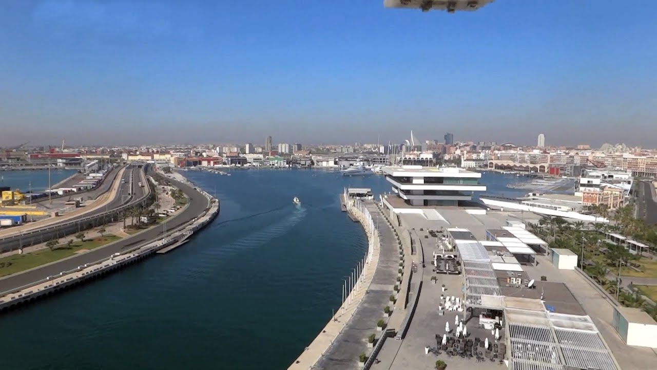 Valencia Street Circuit Flight [HD] - YouTube