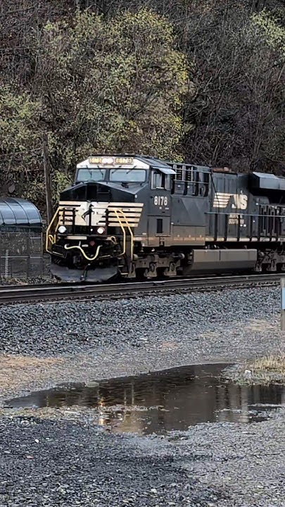 NS 8178 #shorts #train #railway #railroad #norfolksouthern #railfan - YouTube