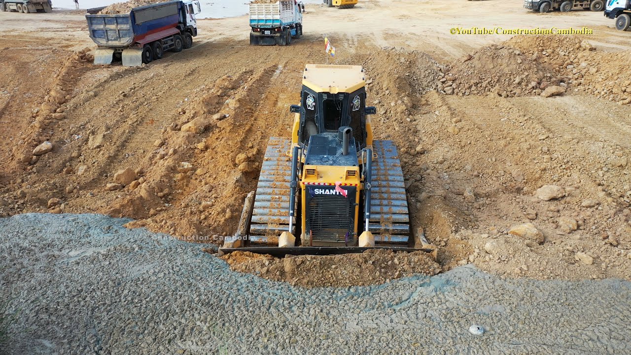 Extreme Dozing pushing slope soil & dump trucks dumping soil - YouTube
