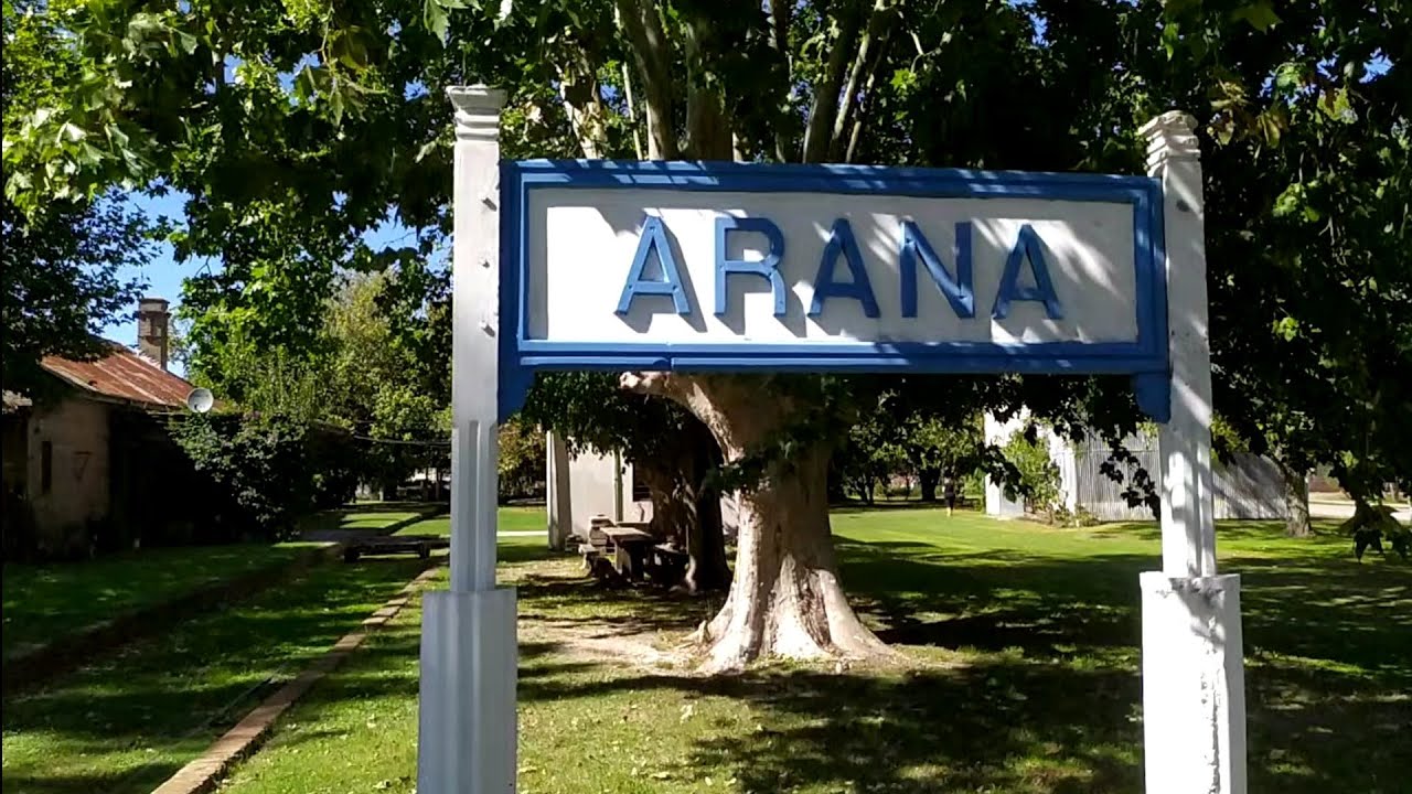 Estación de Arana en muy buen estado de conservación - YouTube