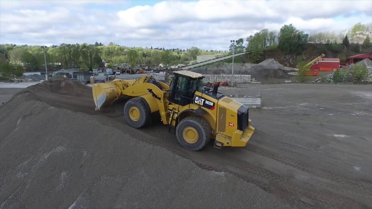 The new Cat 982M - YouTube
