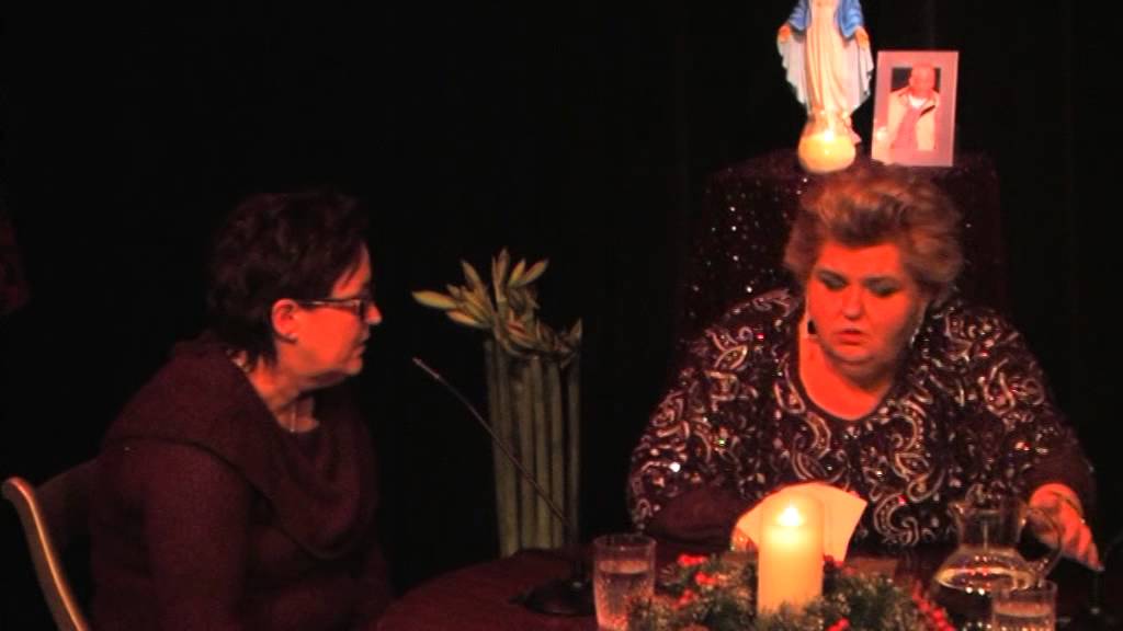 Kerstshow Medium Anita in het vestzaktheater te enschede op 19-12-2014 - YouTube