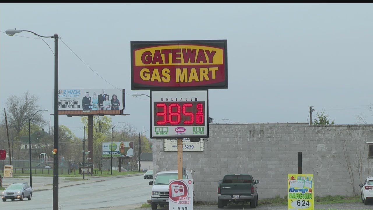 We Love Youngstown group helps drivers pay for their gas at Gateway Gas ...
