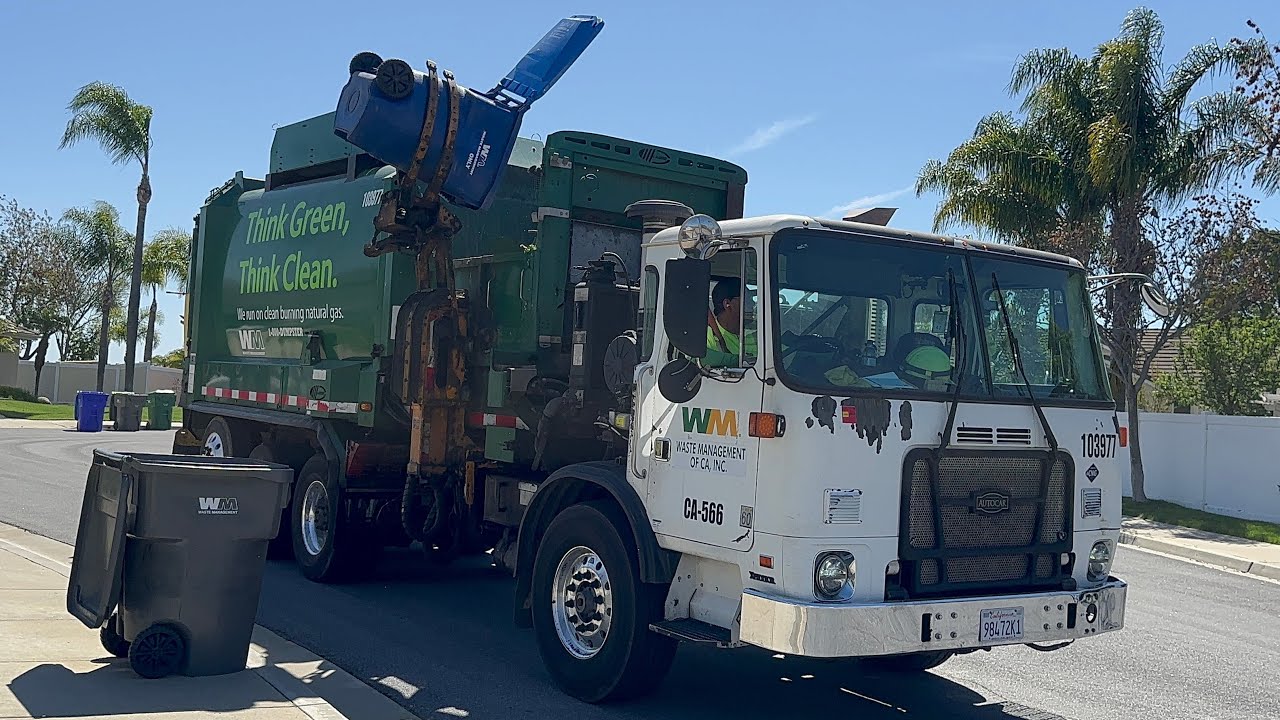 Oceanside Autocar ACX Labrie Automizer - YouTube