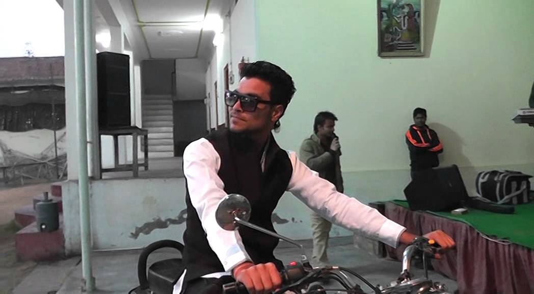 raj-veer singh gujjar entry in concert - YouTube