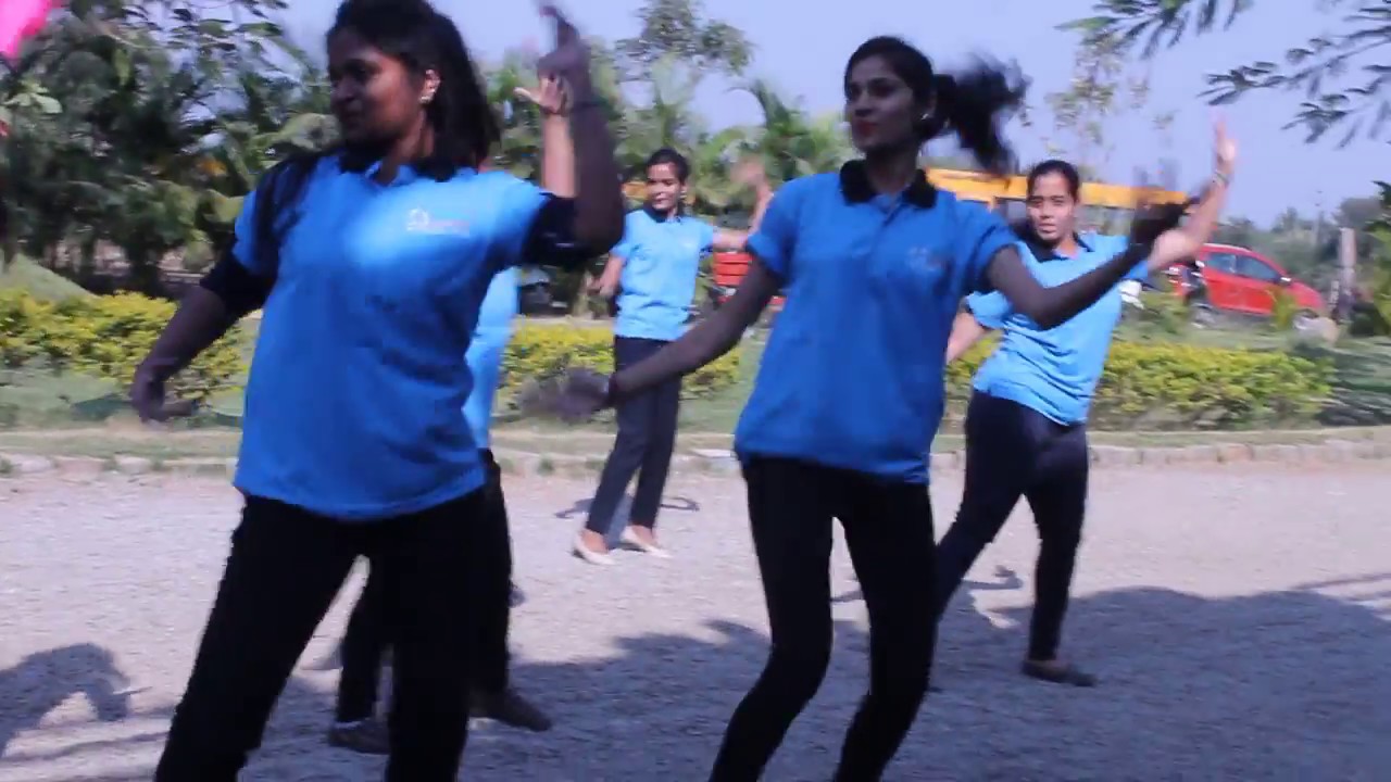 Flash Mob VVISM Hyderabad by Ghumakkad - YouTube