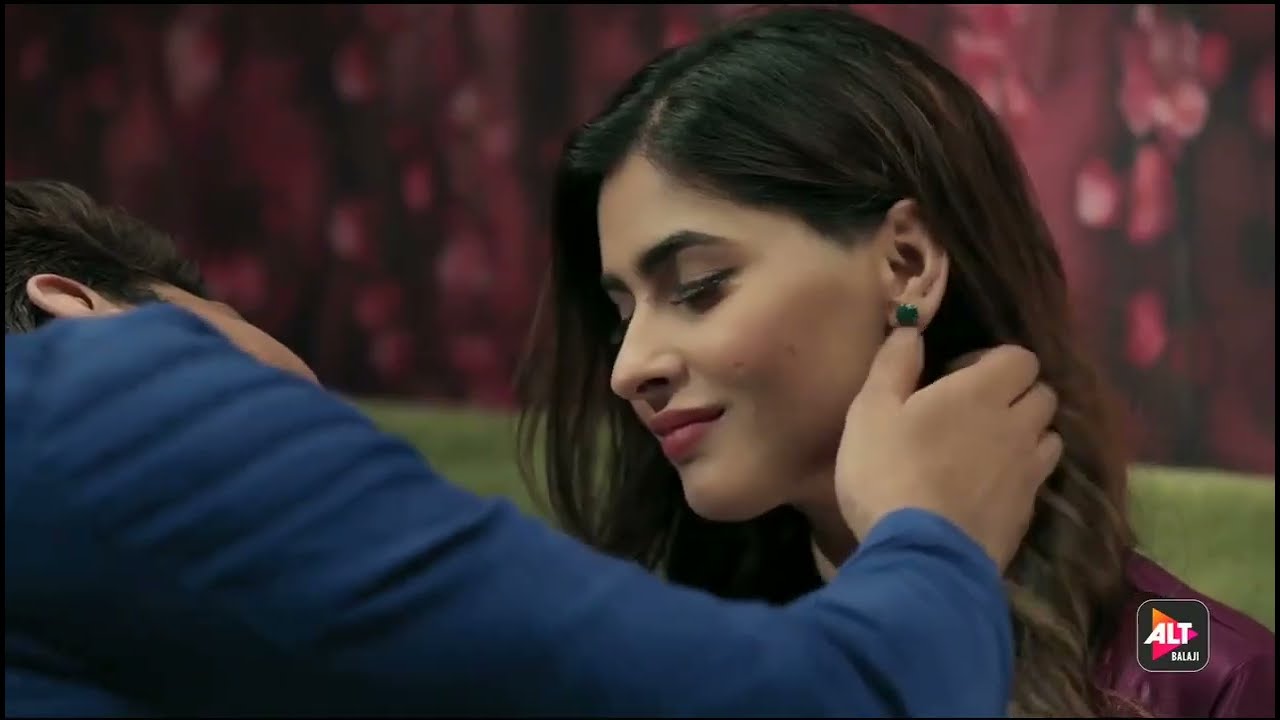 Indian Web series full hot kissing scene 18+ - YouTube