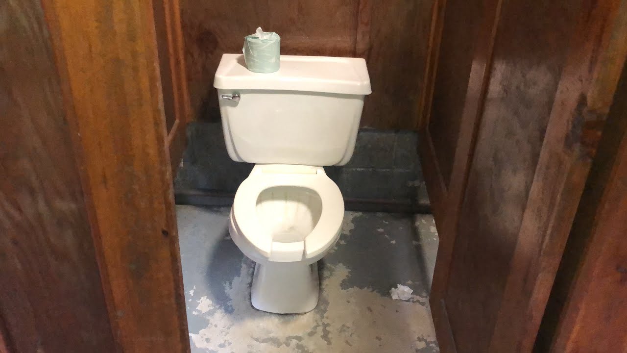 [1031] Lake Harris Day Use area restroom - YouTube