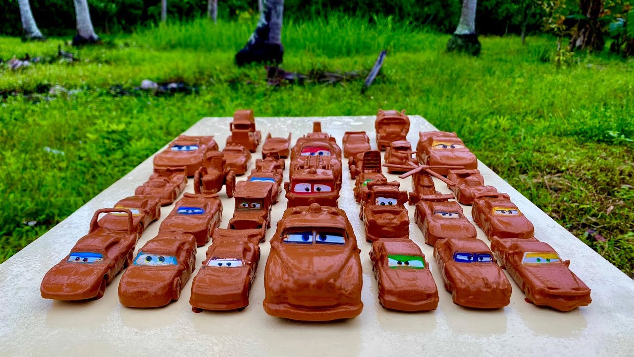 Disney Pixar Cars Various Cars miniature cars roll down a colorful ...