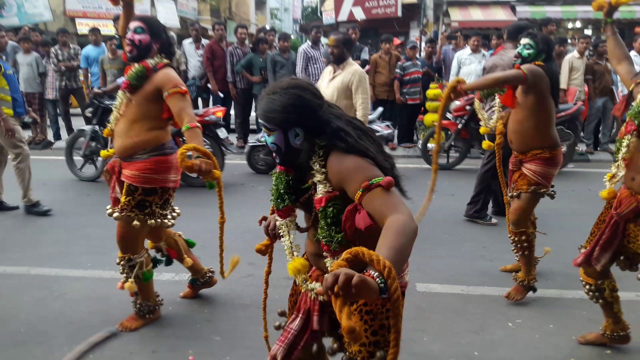 Pothuraju l Madhu Pothuraju Dance at Sathi Pailwan Palaharam Bandi l ...