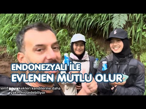 Ben de dahil  evde kalmış erkekler buraya Endonezyalı kadınlar eşlerinin her hizmetini görüyor