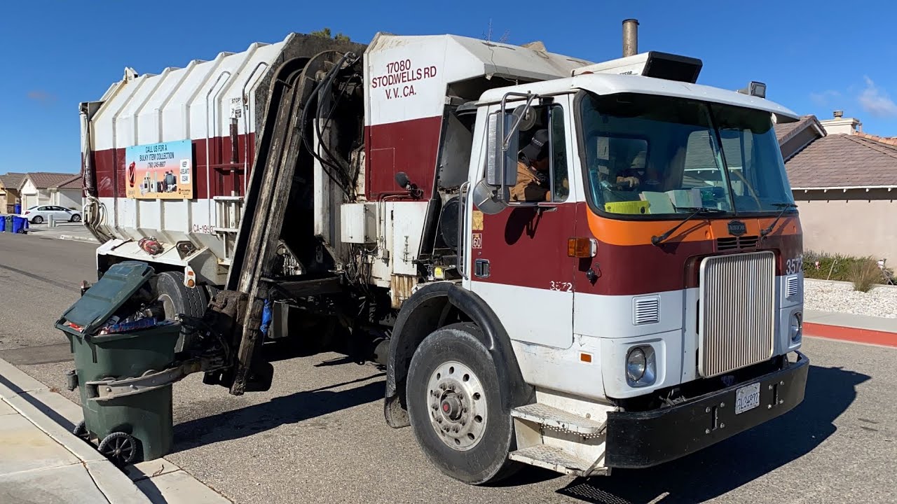 AVCO Disposal Autocar WX64 Amrep Octo ASL 3572 - YouTube