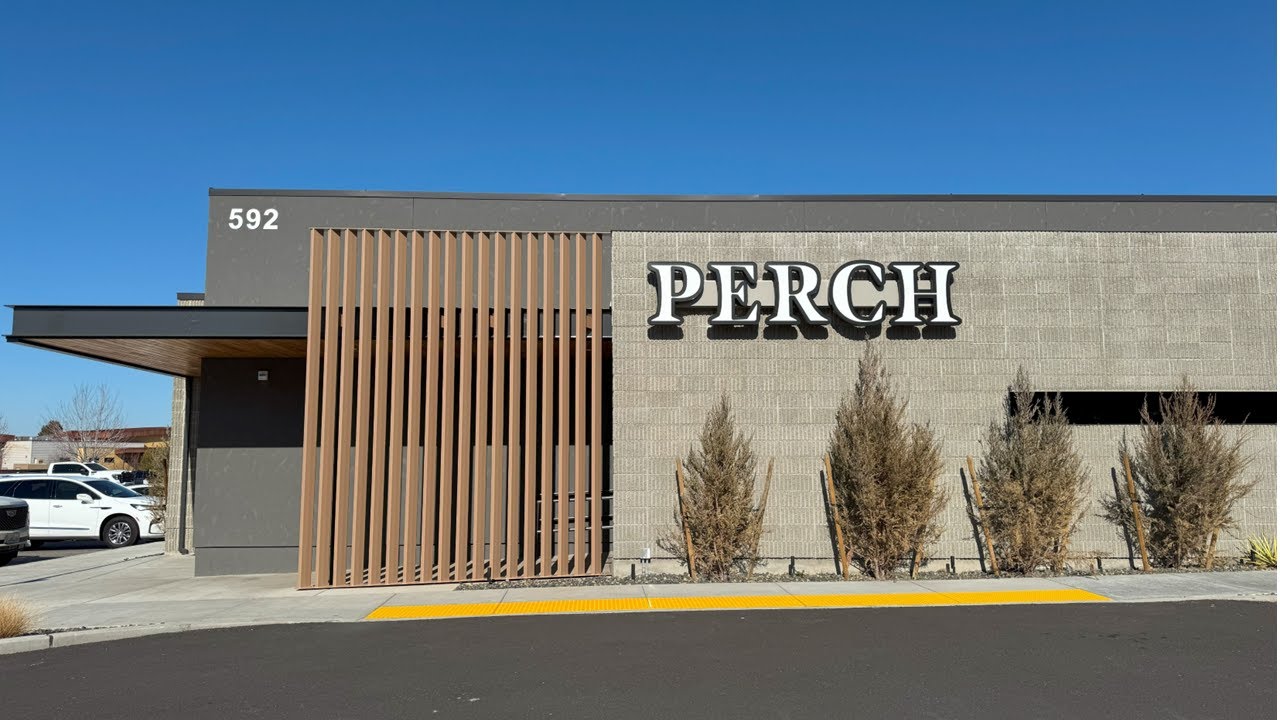 【Mie & Dan Explore】 Restaurant Series: Perch Cantina - YouTube