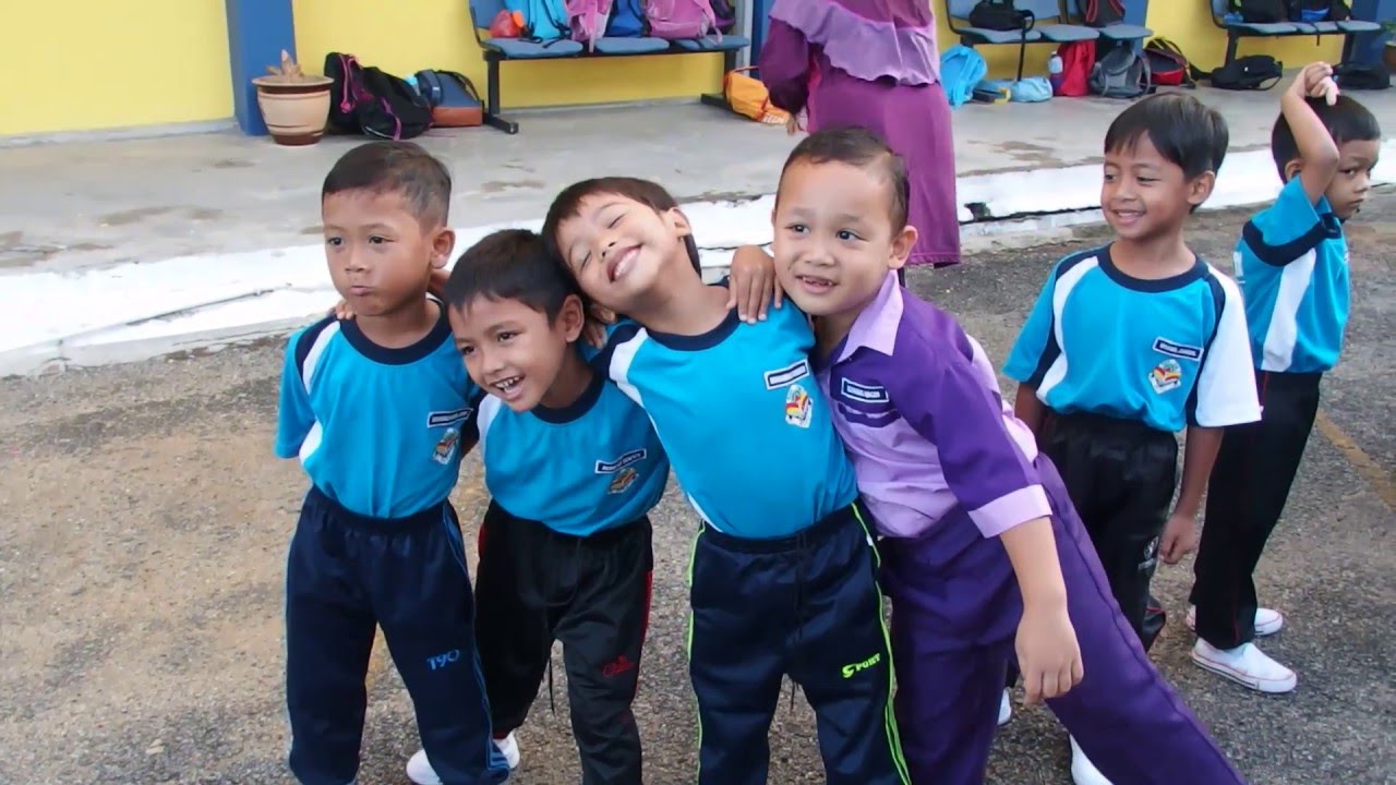 Larian Ria 2016 - YouTube