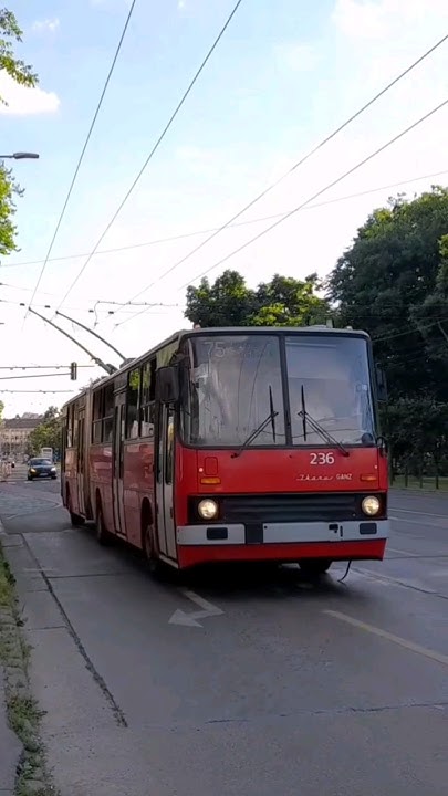 236-os GVM fordul #bkv #budapest #ikarus - YouTube