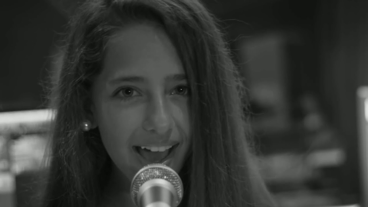 Ariann Music. Recopilación de sus covers en 2017 - YouTube