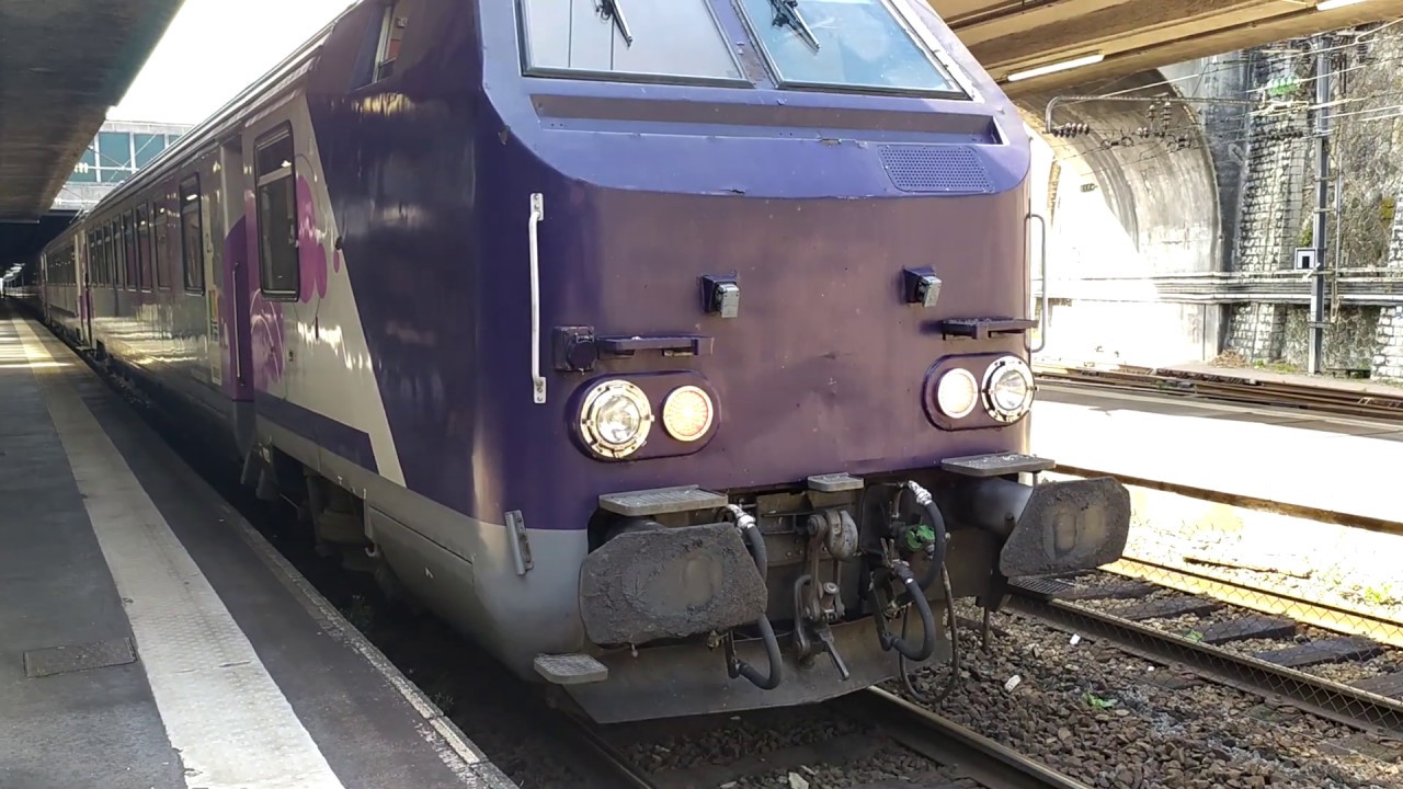 Départ d'un train Corail vers Le Havre, à la gare de Rouen - YouTube