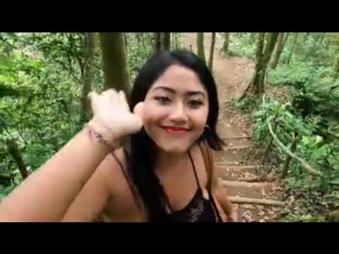 novita sari sh mandi di sungai sangat indah pandanya gass - YouTube